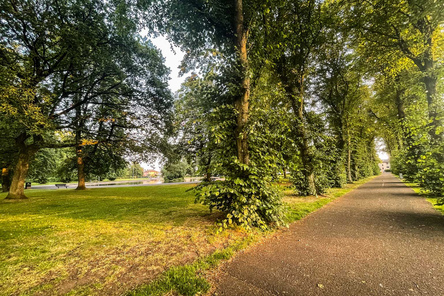 Robertson Park - enjoy some family fun in this Renfrew park - Paisley.is